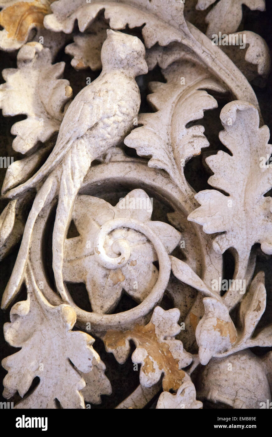 Masonry carvings hi-res stock photography and images - Alamy
