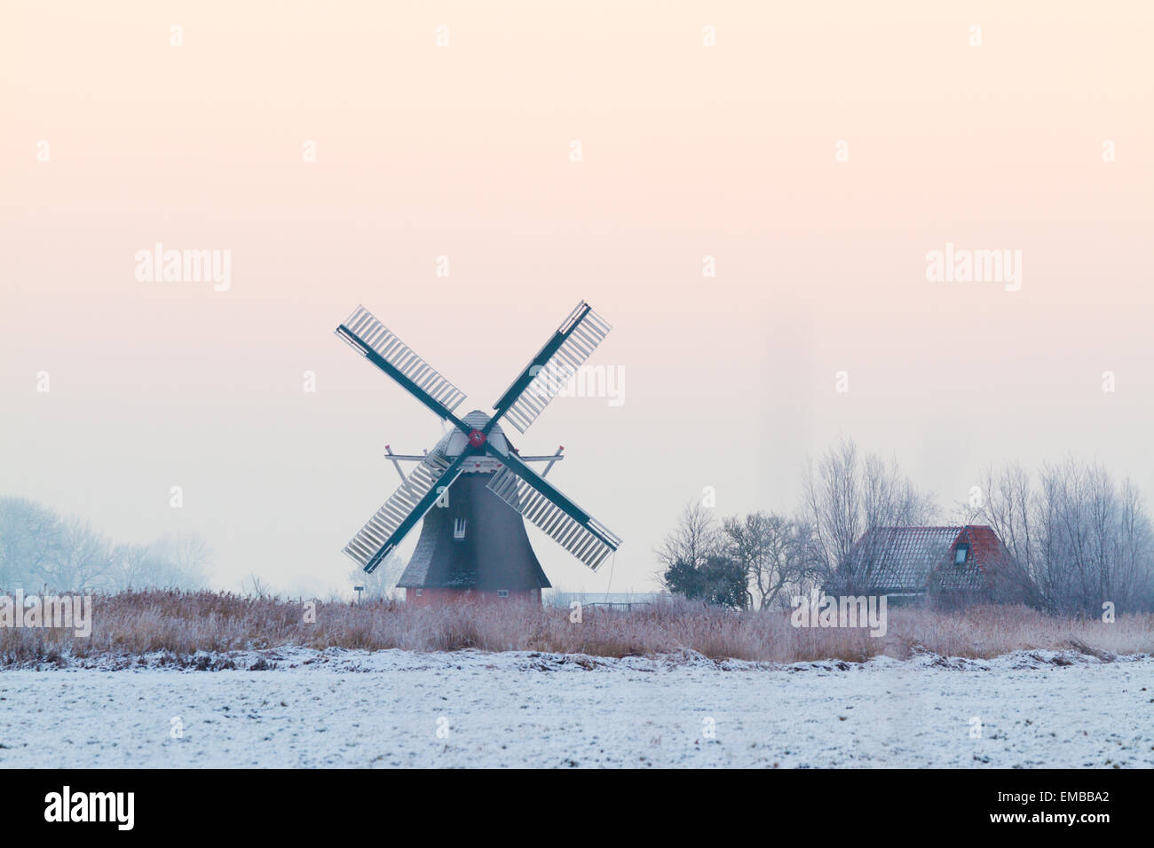 Landmark windmill hi-res stock photography and images - Alamy