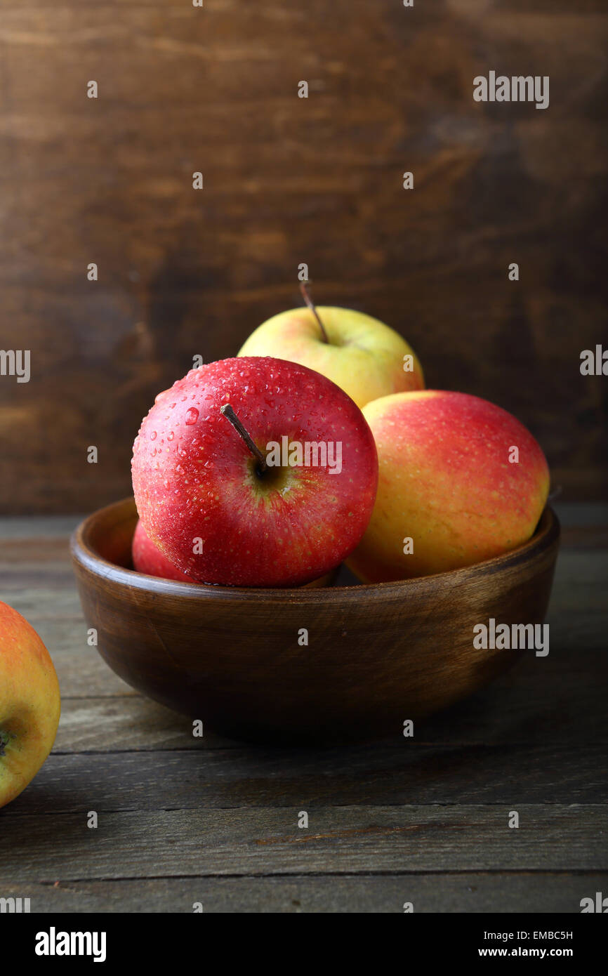 fresh red apples, farm food Stock Photo - Alamy