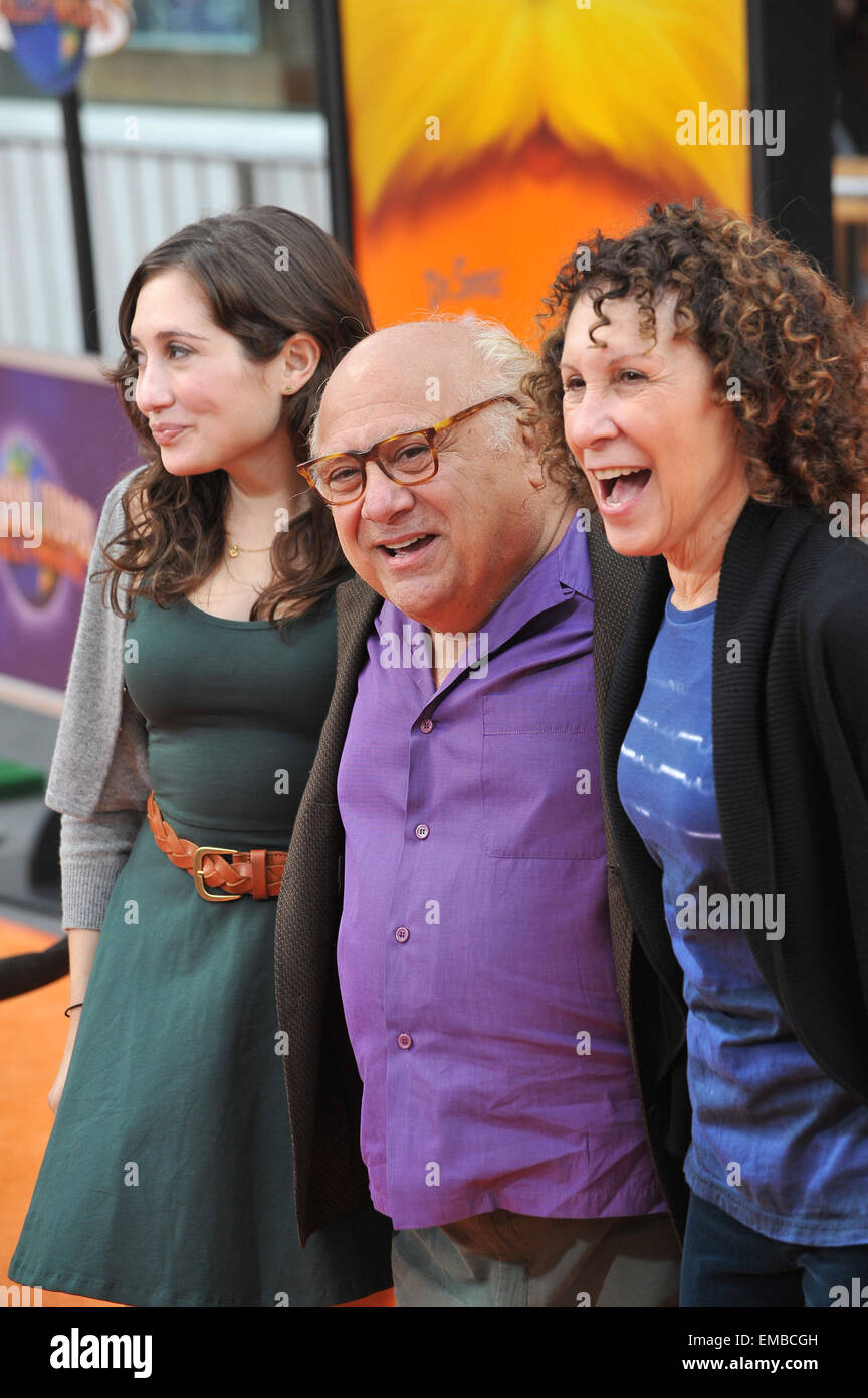Rhea perlman danny devito hi-res stock photography and images - Alamy