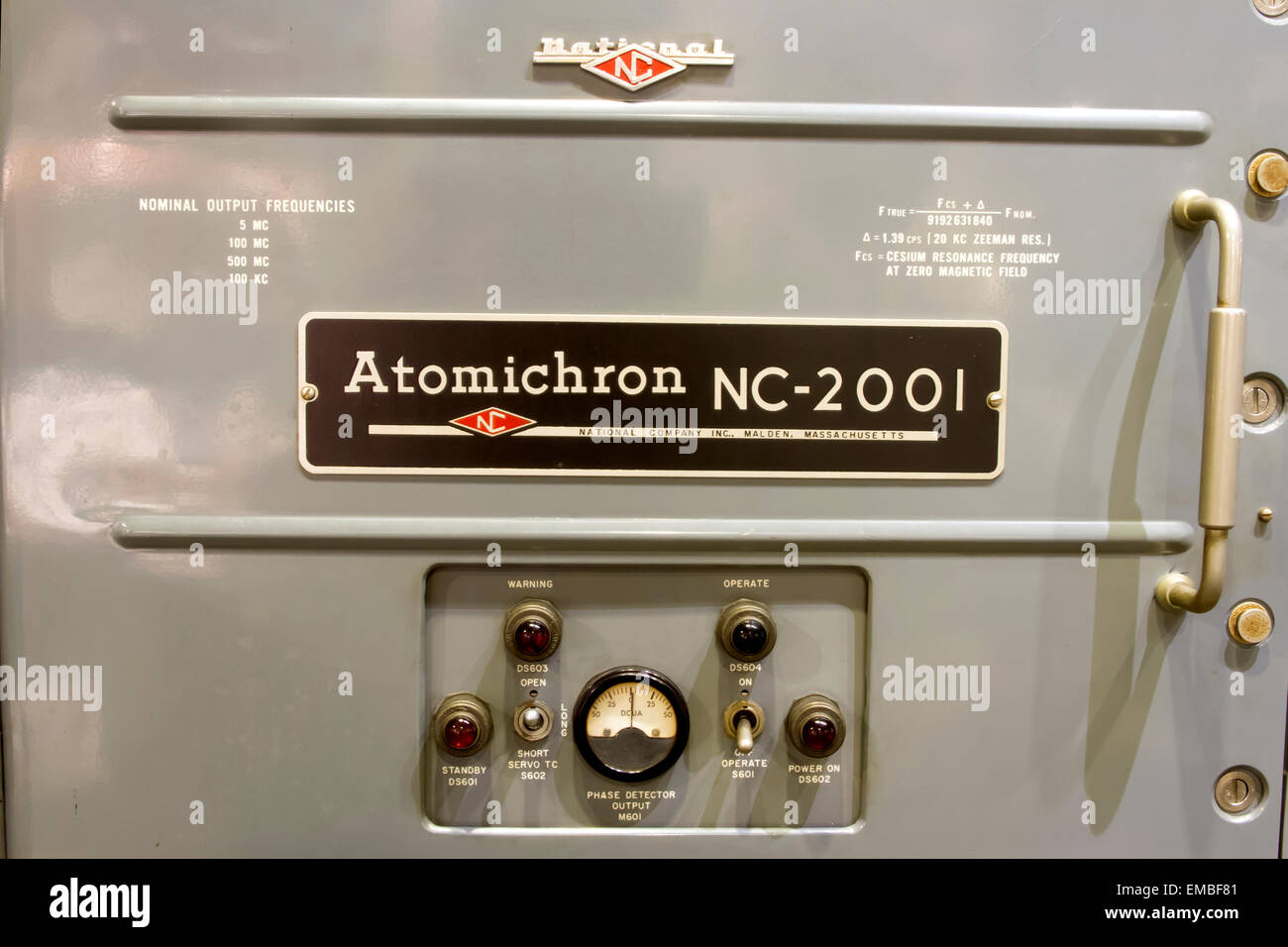 Atomic clock hi-res stock photography and images - Alamy