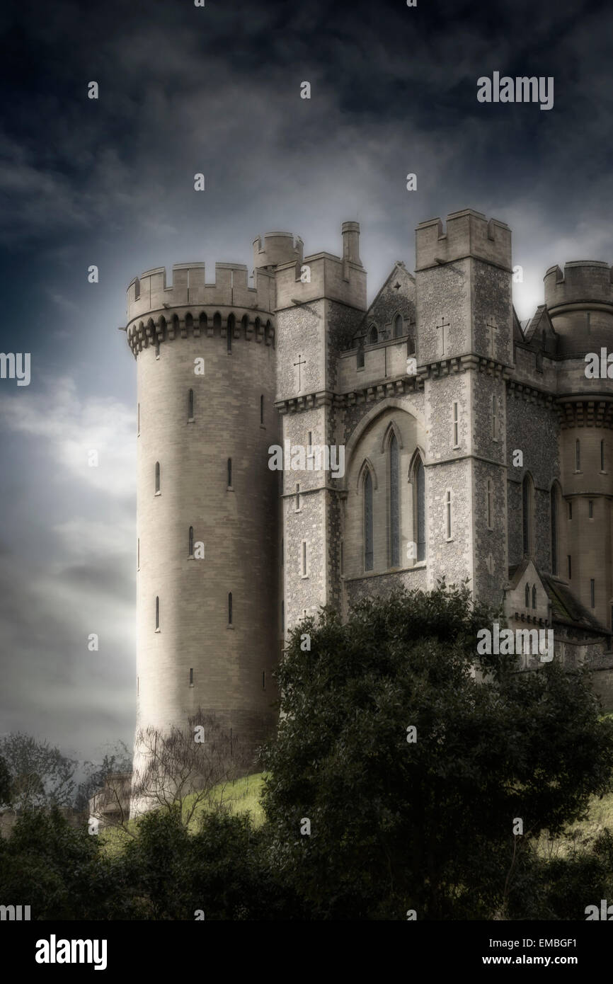 Old english mansion hi-res stock photography and images - Alamy