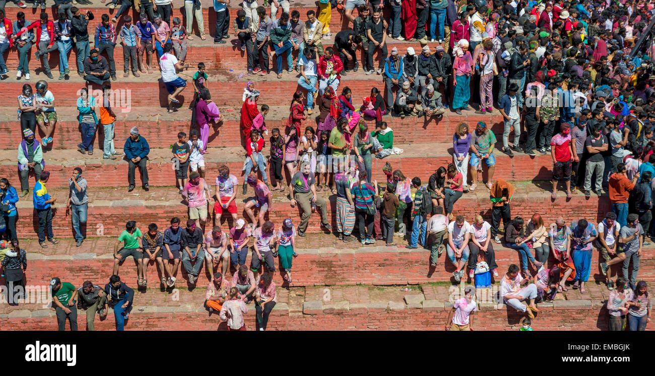 Large crowd of people sitting hi-res stock photography and images - Alamy