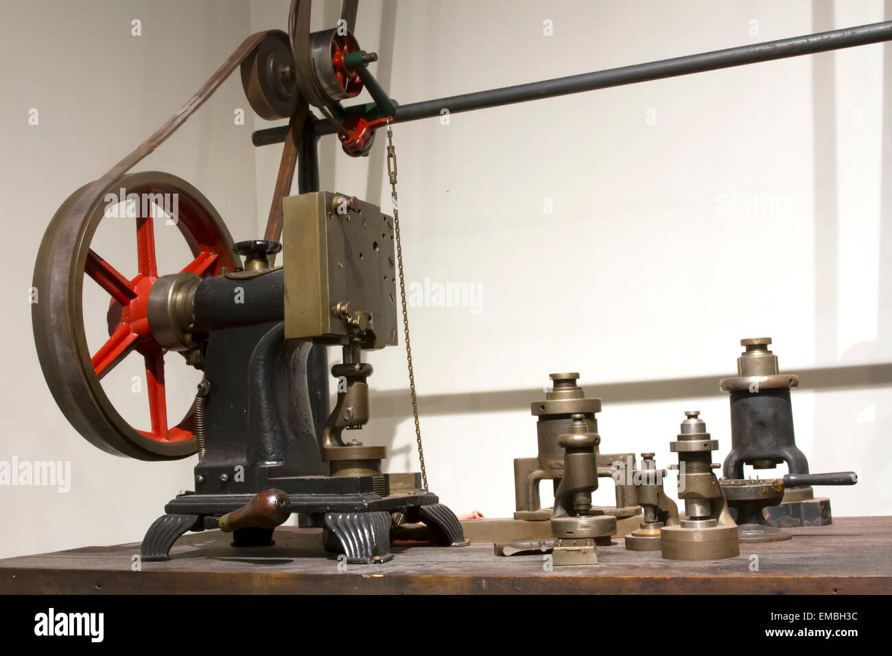 Automated tools hi-res stock photography and images - Alamy