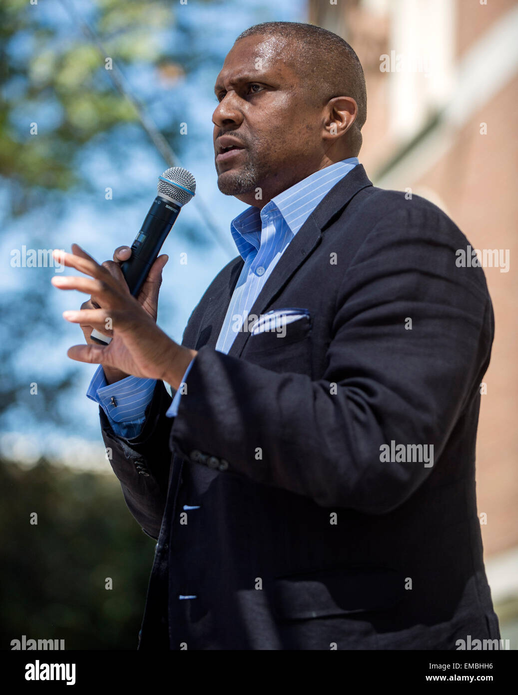 Smiley tavis hi-res stock photography and images - Alamy