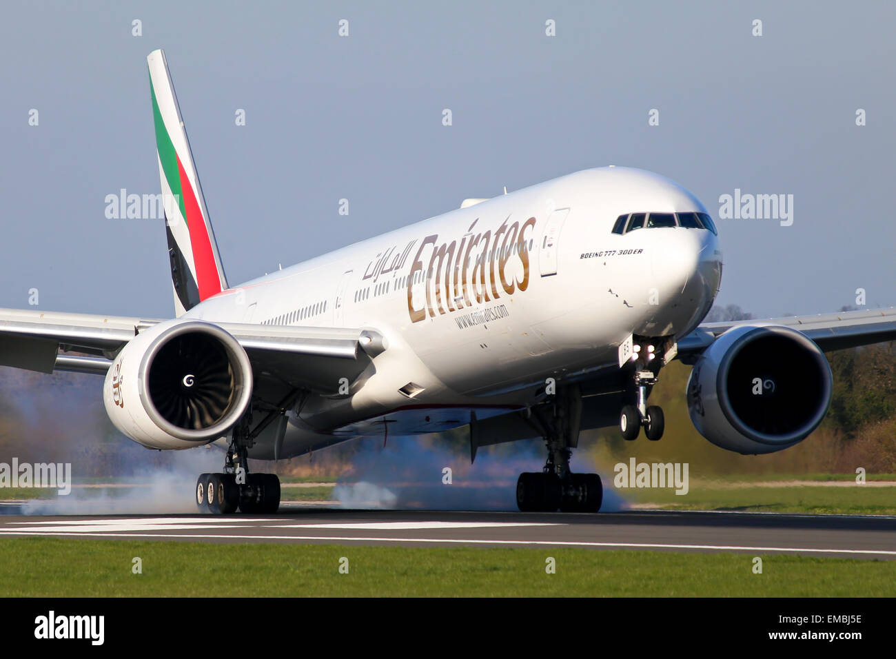 Emirates boeing 777 manchester hi-res stock photography and images - Alamy
