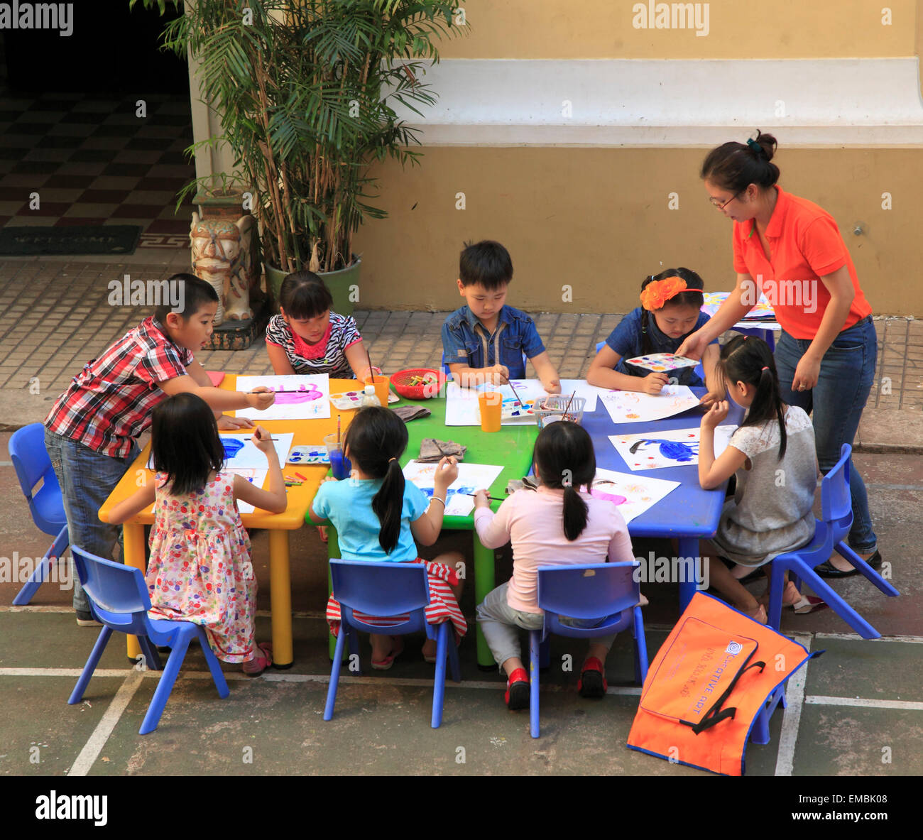 Children museum class hi-res stock photography and images - Alamy