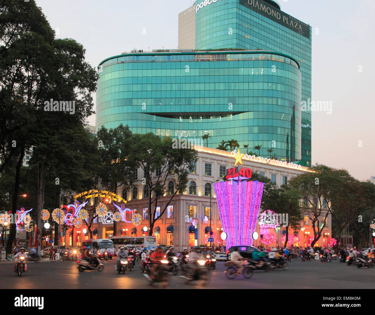 Vietnam, Ho Chi Minh City, Saigon, Diamond Plaza, street scene Stock Photo - Alamy