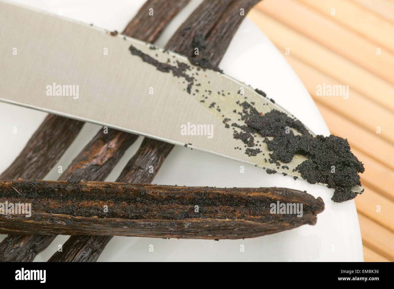 Vanilla bean contents hi-res stock photography and images - Alamy
