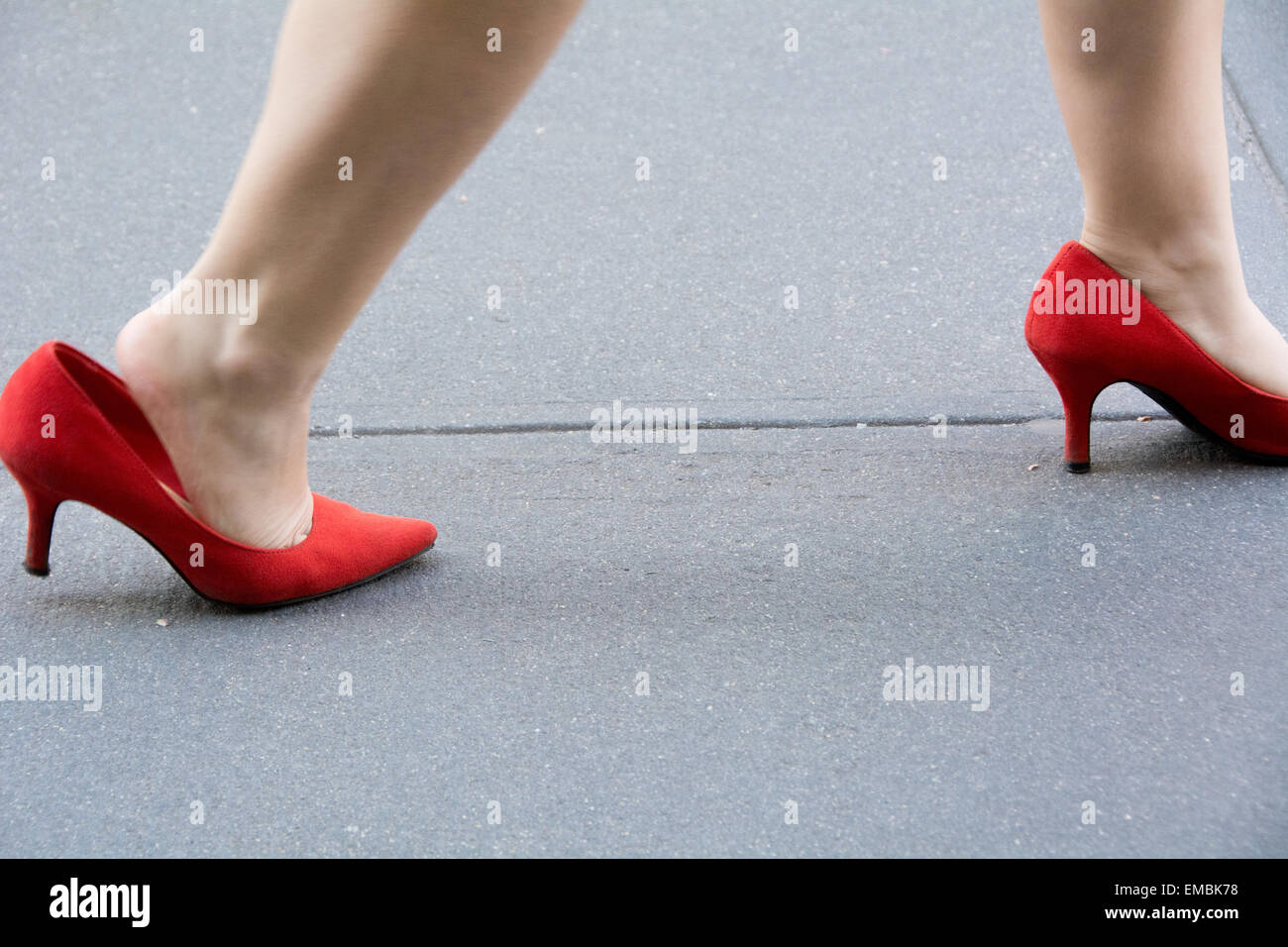 Woman walking close up feet urban hi-res stock photography and images ...