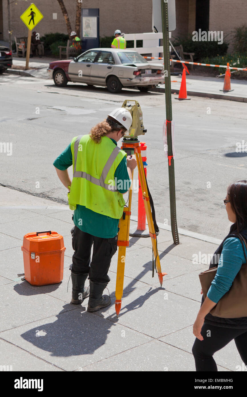 Survey tripod hi-res stock photography and images - Alamy