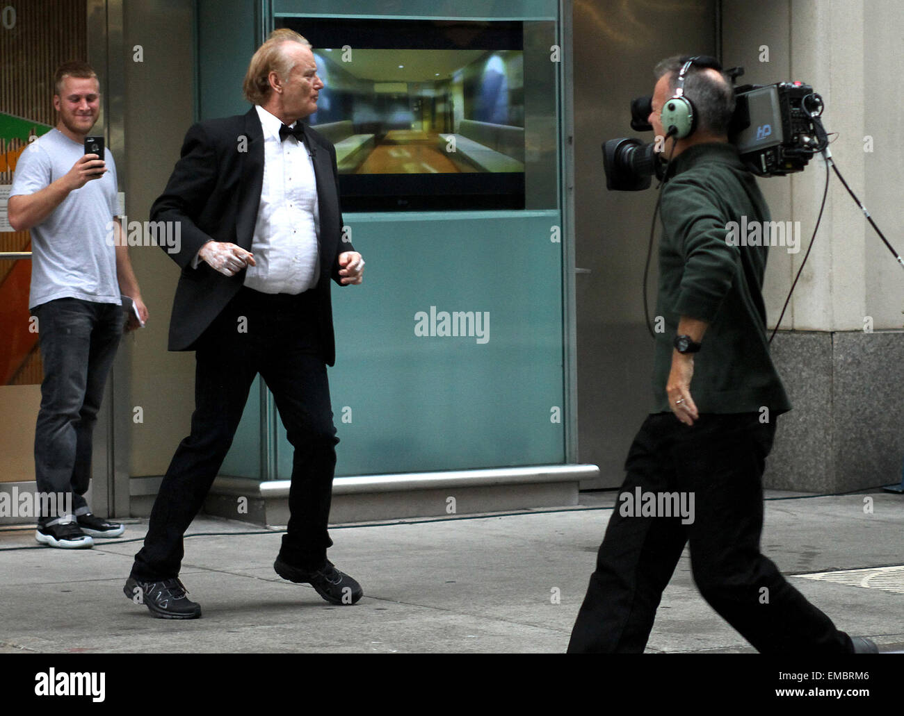 Bill Murray runs along New York's 53rd street in a skit for the 'Late ...