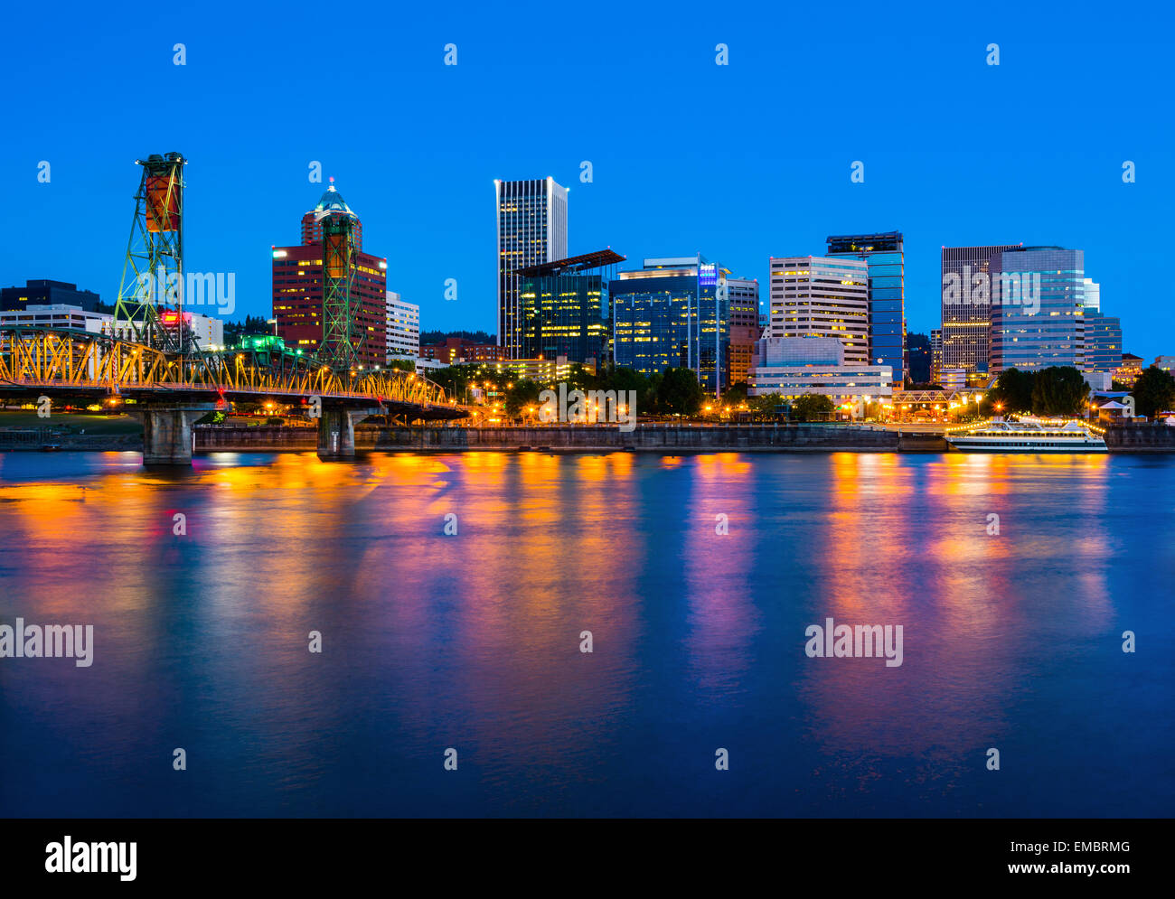 Portland riverfront ship dock hi-res stock photography and images - Alamy