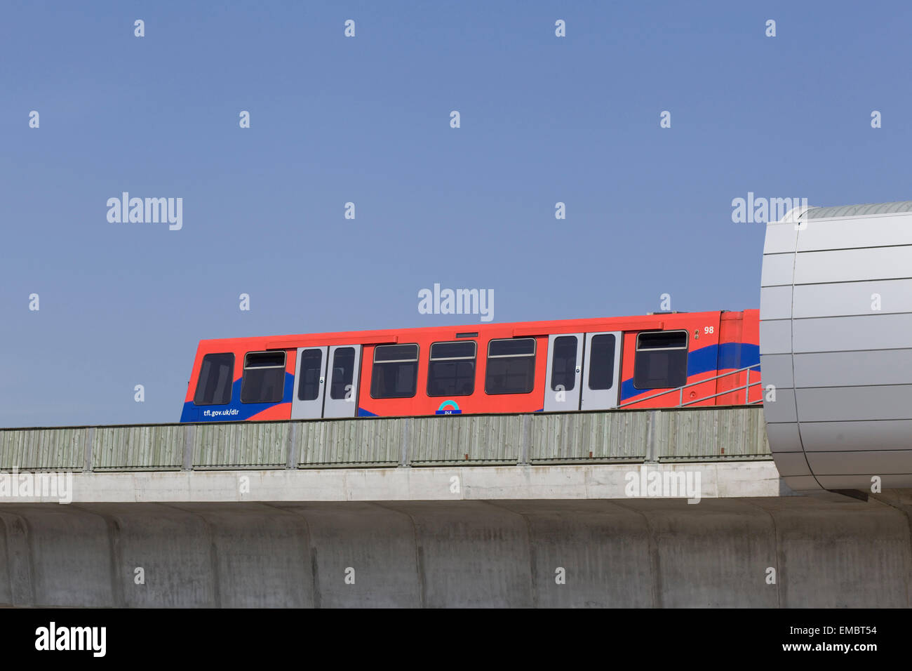 Train coming out of tunnel hi-res stock photography and images - Alamy