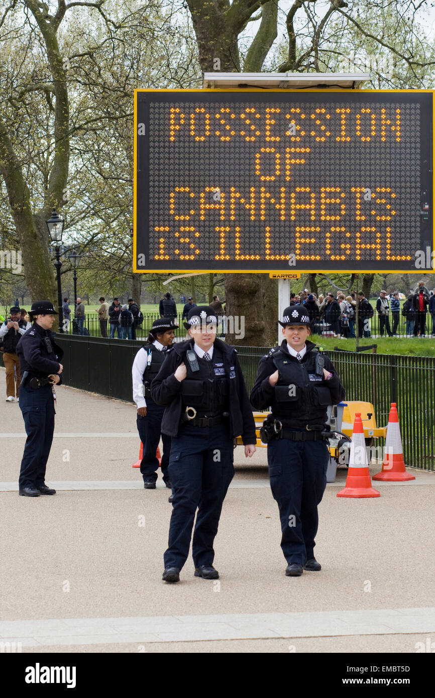 Royal parks police hi-res stock photography and images - Alamy