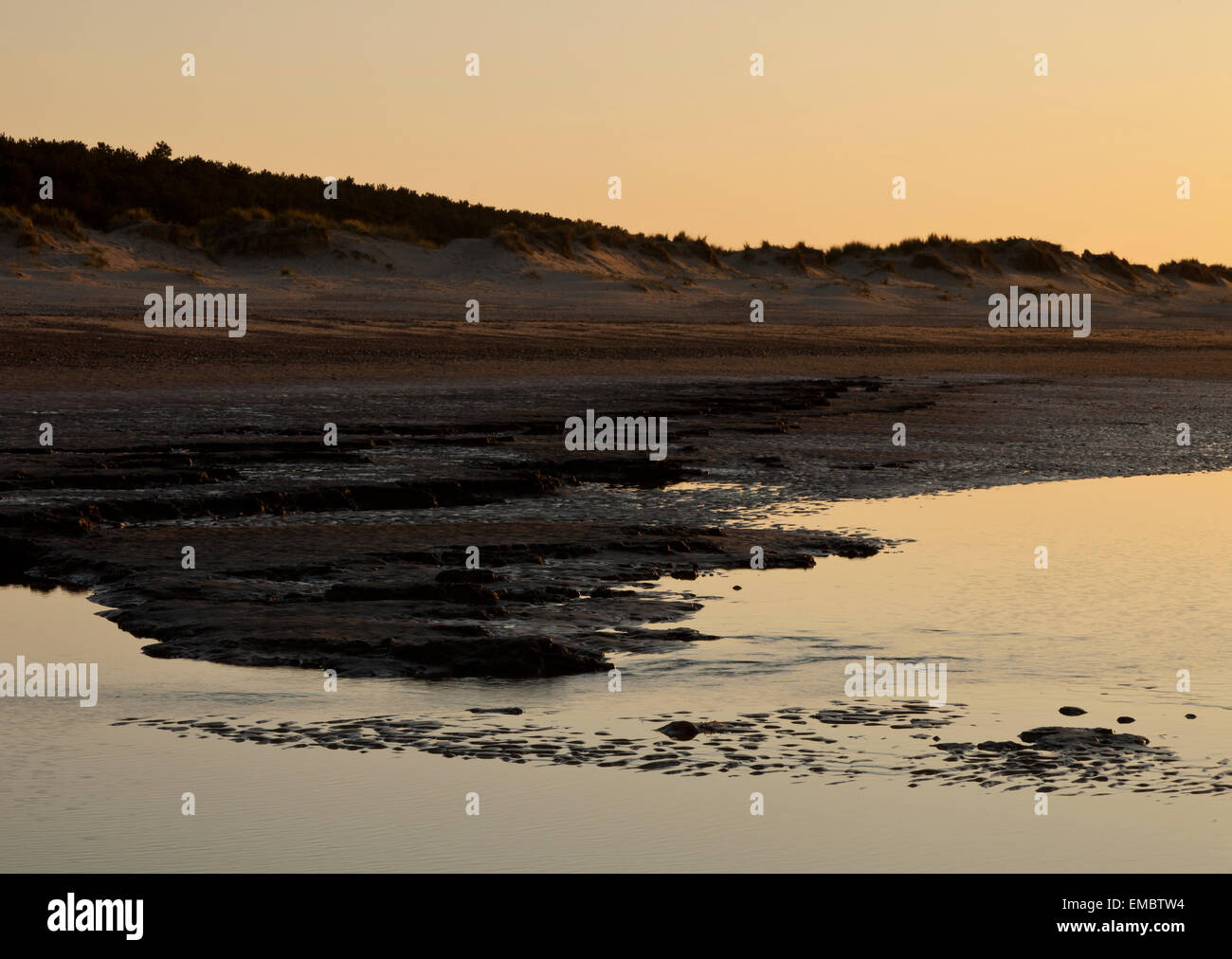 Falling from the sky in sunset hi-res stock photography and images - Alamy