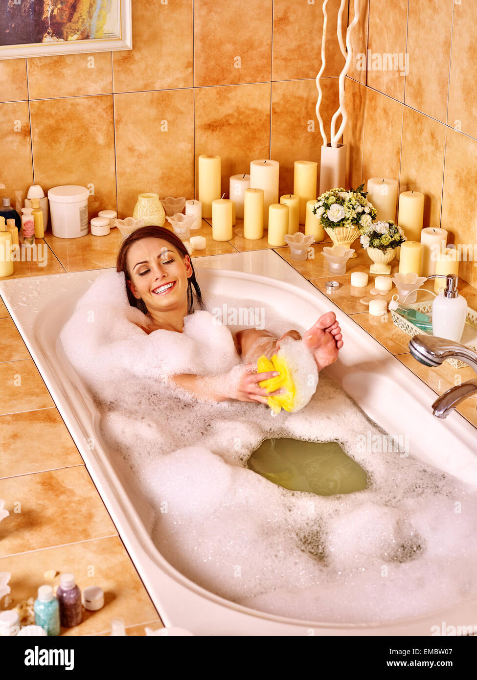 Woman bathtube foam hi-res stock photography and images - Alamy