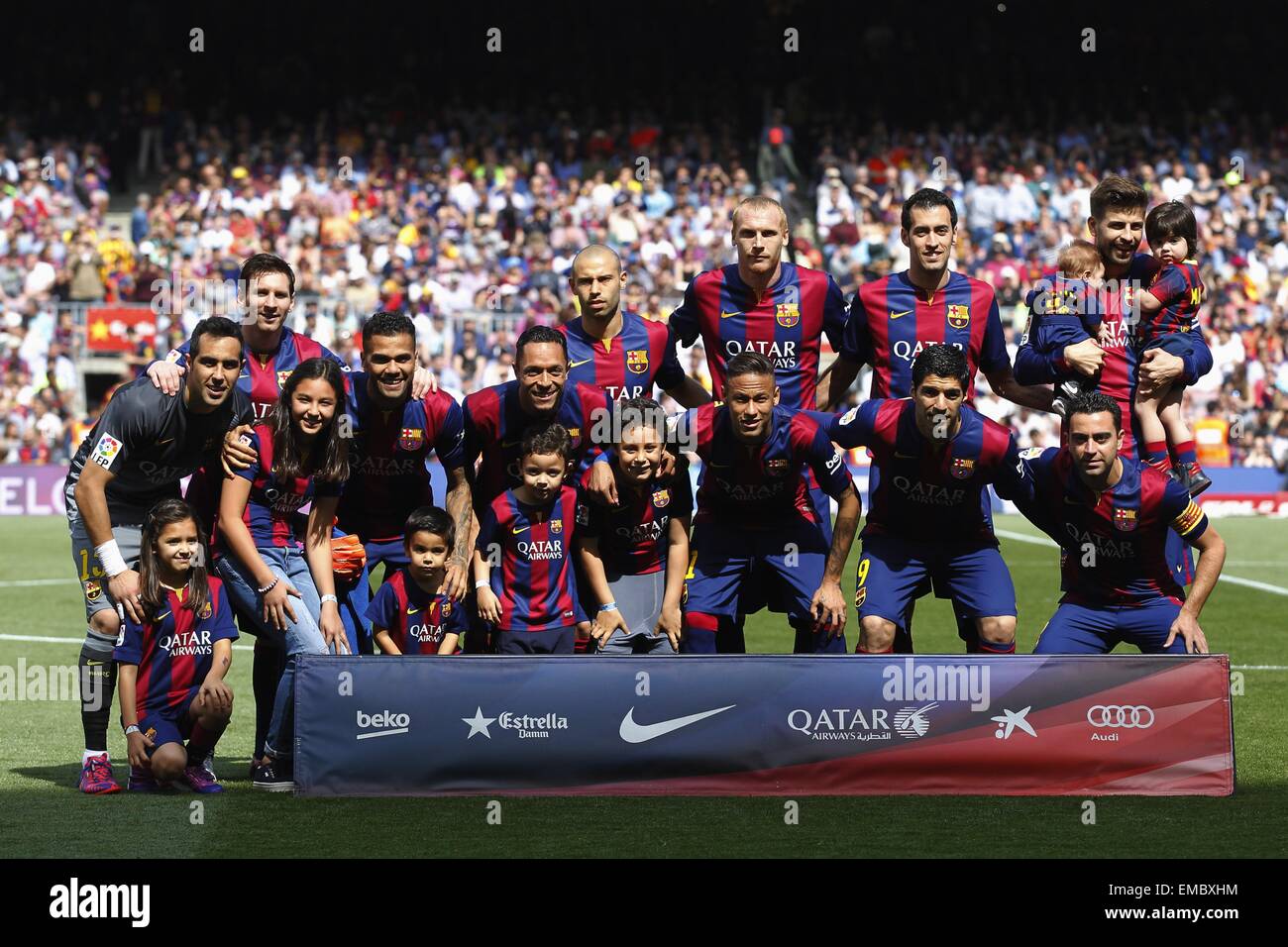 Barcelona, Spain. 18th Apr, 2015. Barcelona team group line-up ...