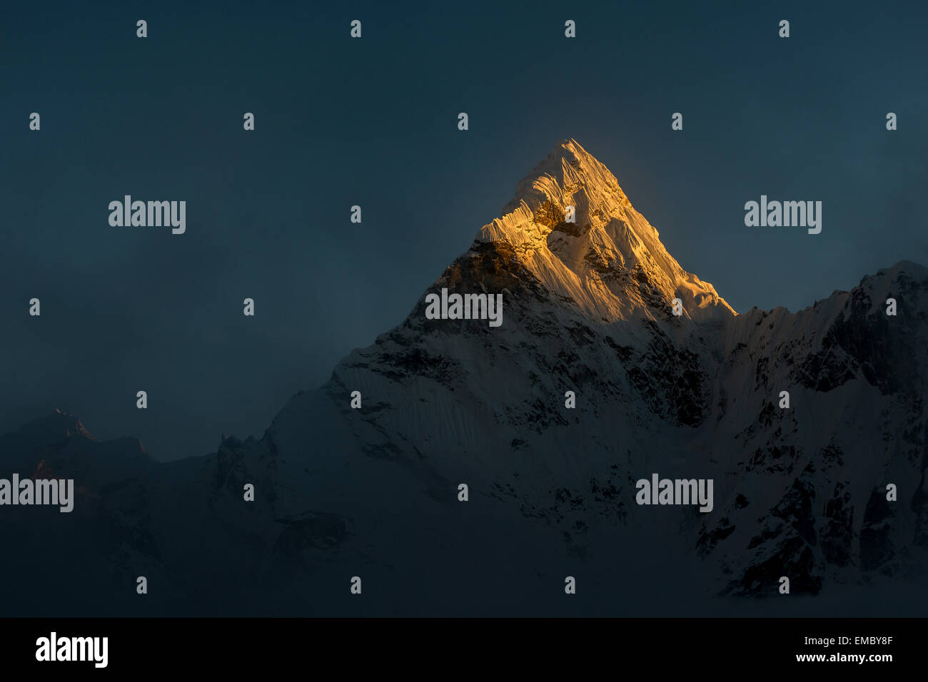 Nepal, Khumbu, Everest region, Ama Dablam sunset on summit Stock Photo ...