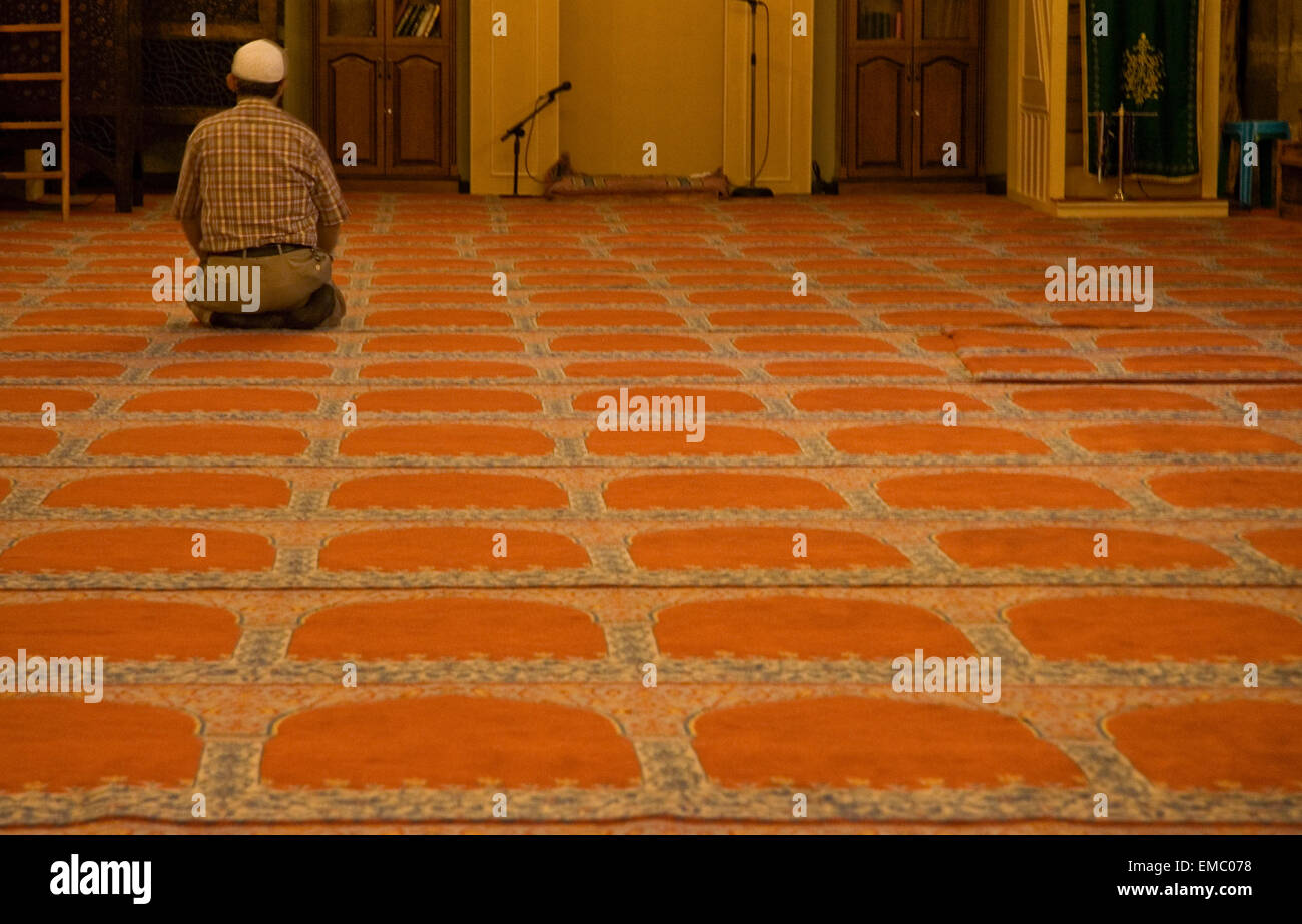 Person in mosque hi-res stock photography and images - Alamy