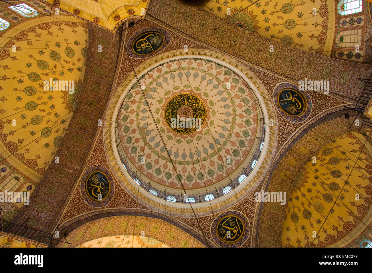 Ceiling design in mosque in hi-res stock photography and images - Alamy