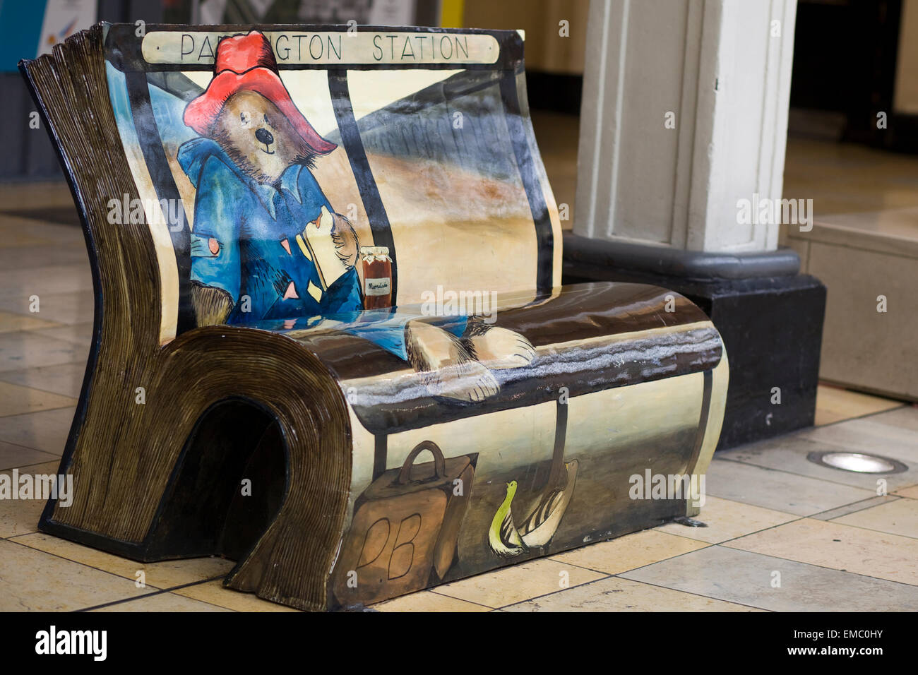 Old paddington bear hi-res stock photography and images - Alamy