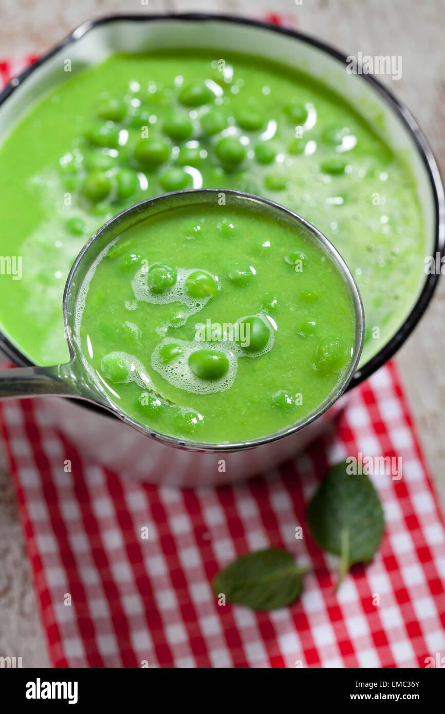 Pea pattern hi-res stock photography and images - Alamy