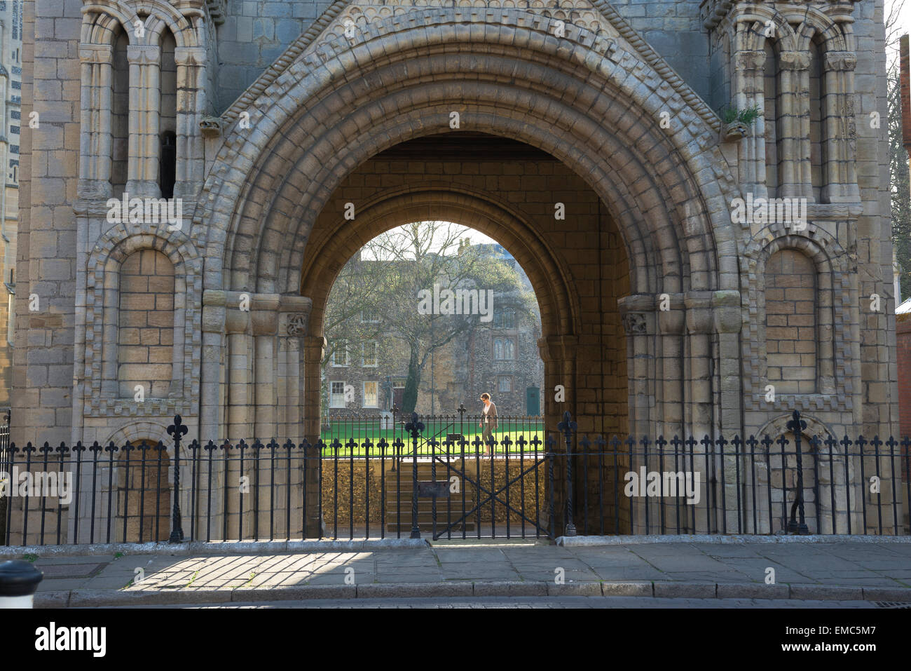 Norman romanesque architecture hi-res stock photography and images - Alamy