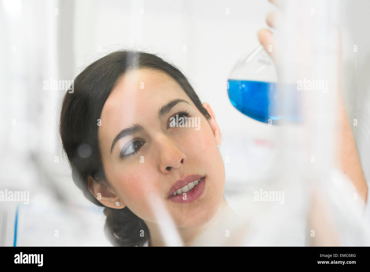 Judging color hi-res stock photography and images - Alamy