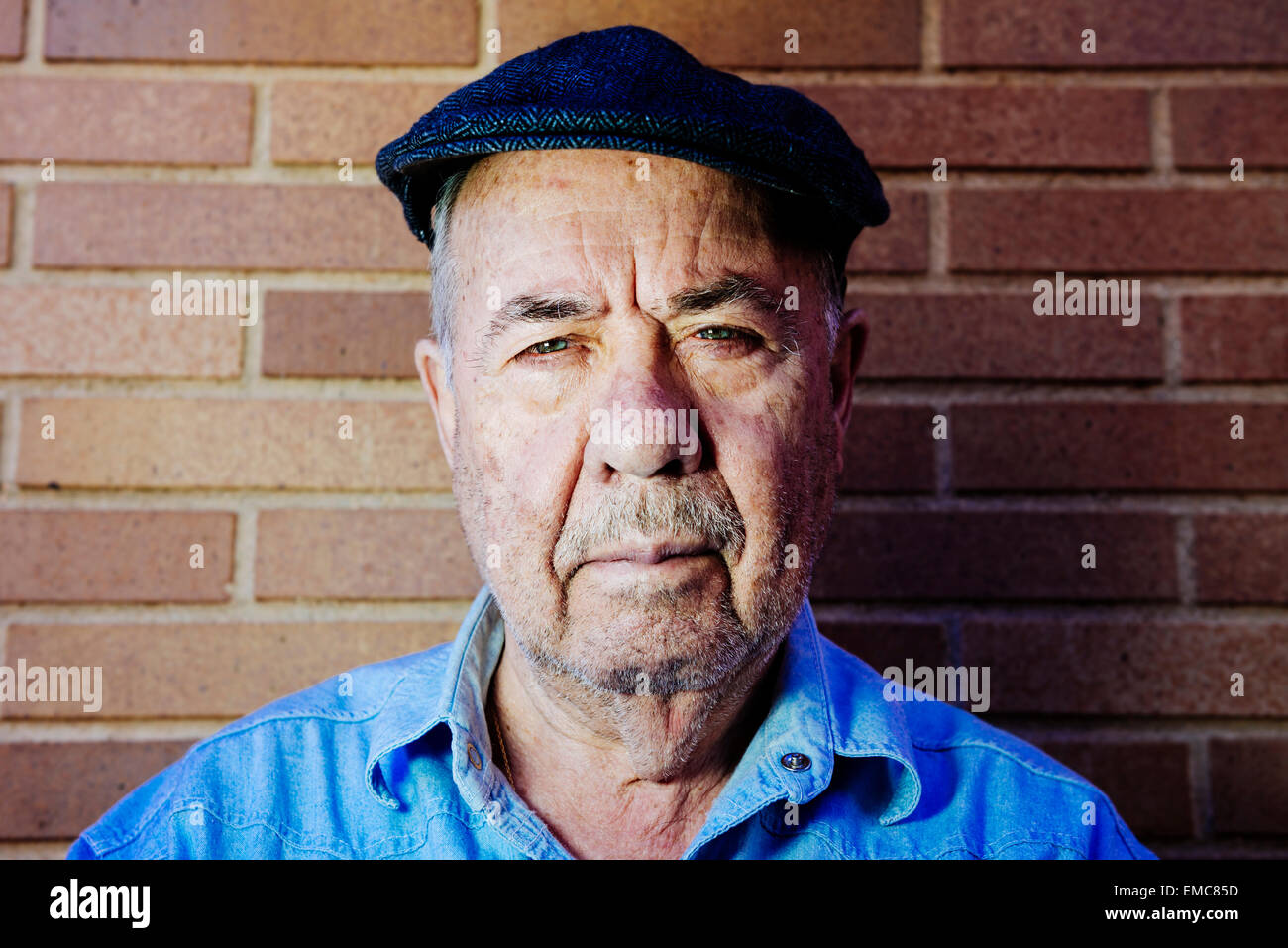 Man wearing beret hi-res stock photography and images - Alamy