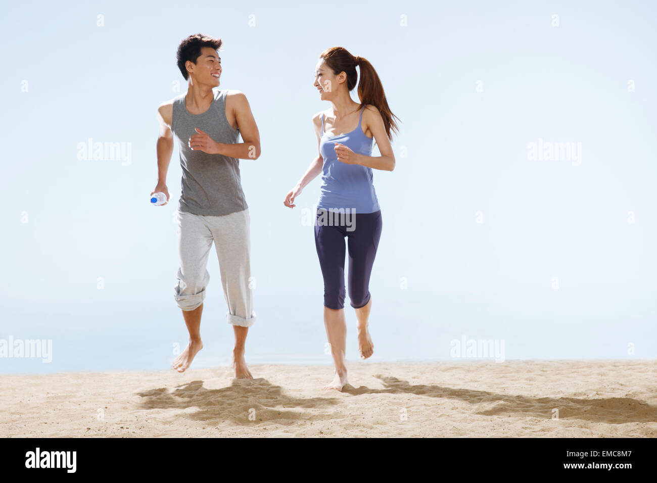 Women men couples exercising hi-res stock photography and images - Alamy