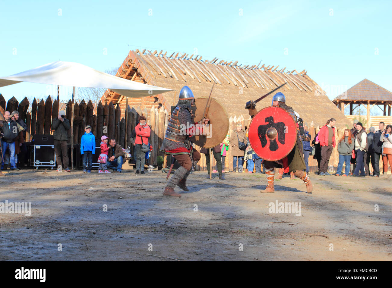 Medieval costumes hi-res stock photography and images - Alamy