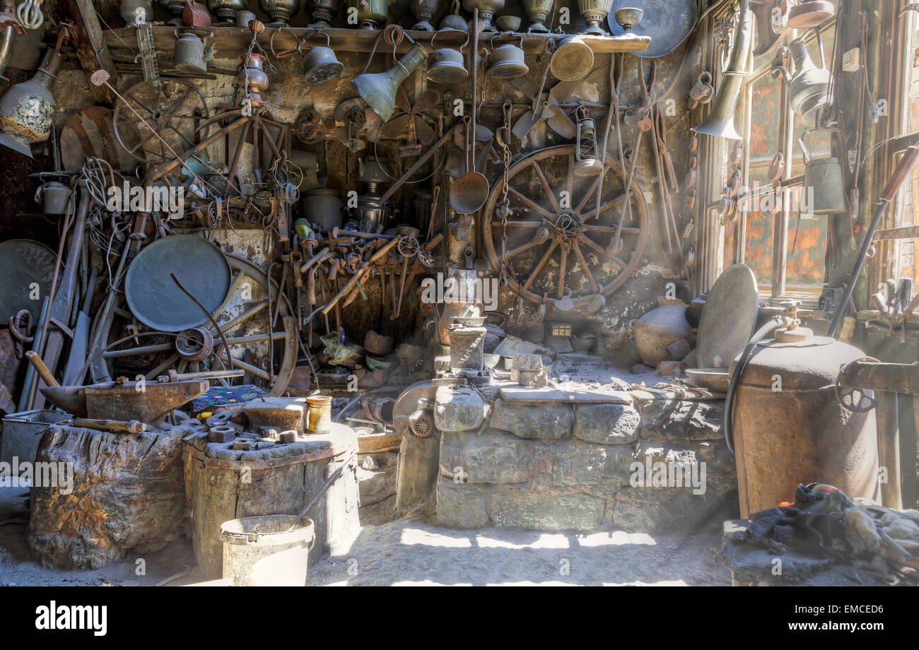 Household antique items hi-res stock photography and images - Alamy