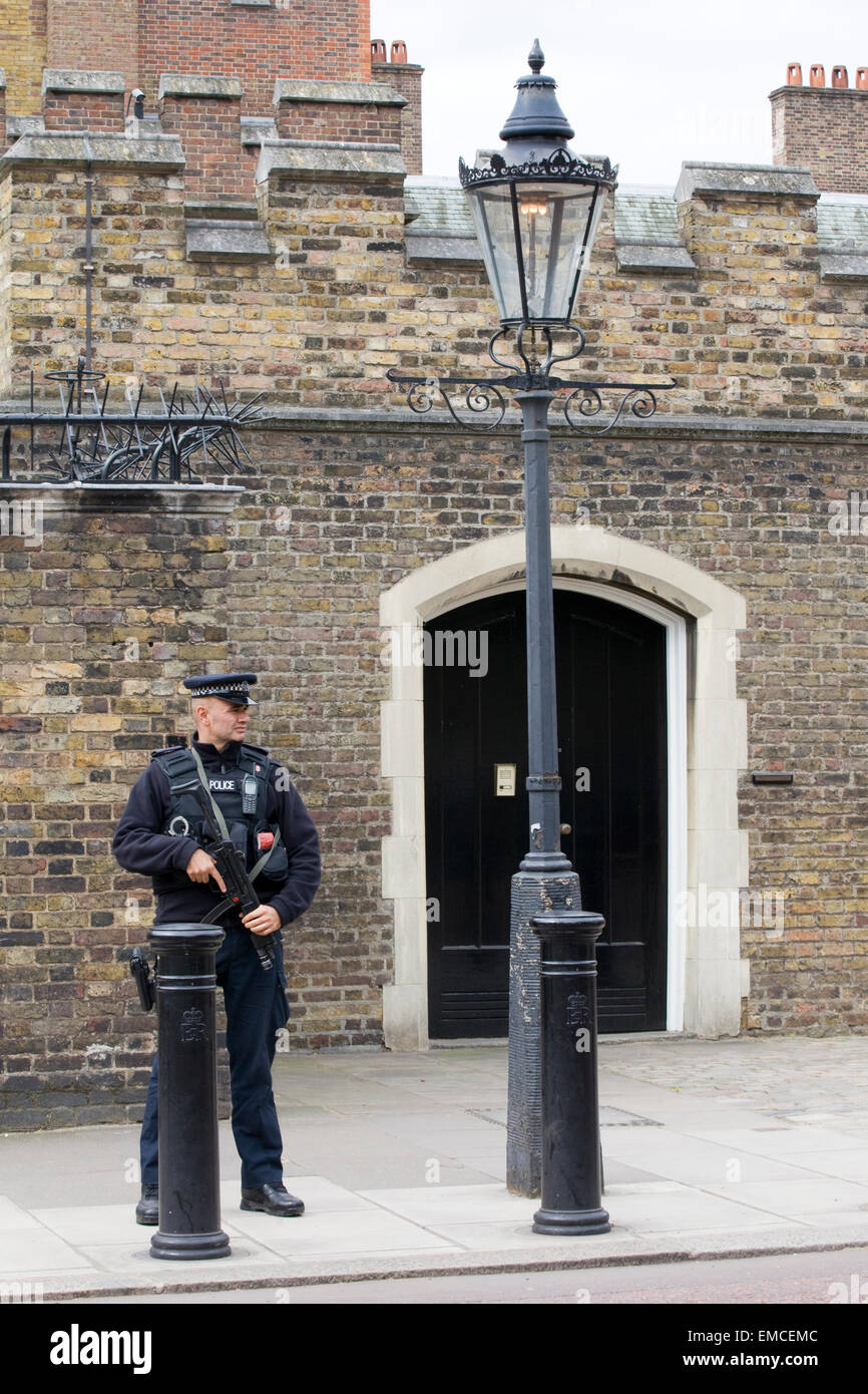 Armed Police Officers Guarding St James Palace, Palace of the Sovereign ...