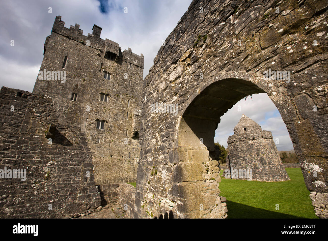 Oughterard ireland hi-res stock photography and images - Alamy