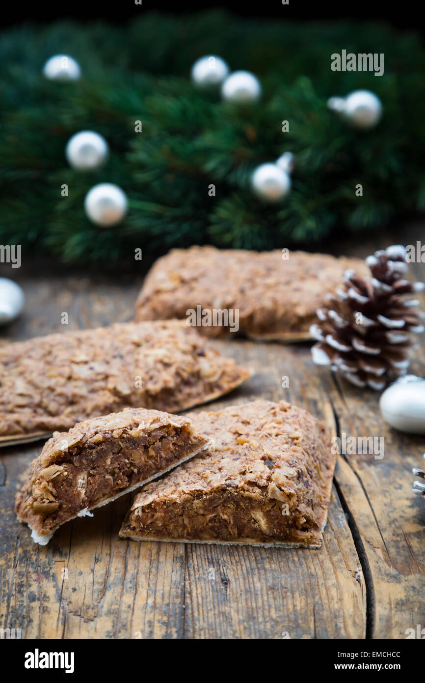 Sliced Nuremberg gingerbread Stock Photo - Alamy