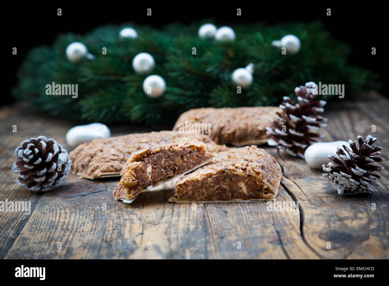 Sliced Nuremberg gingerbread Stock Photo - Alamy