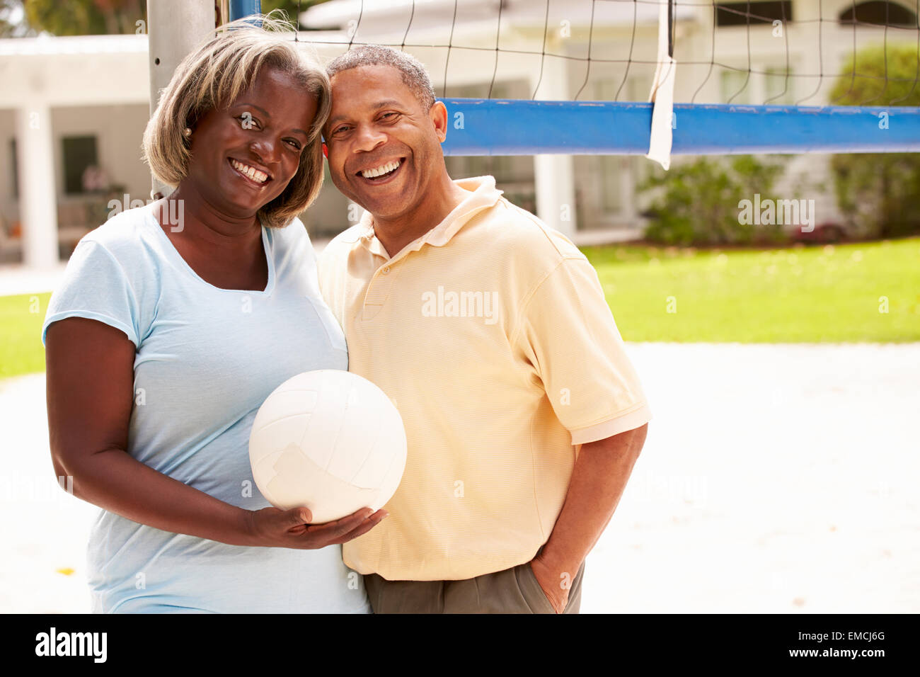Two women playing volleyball hi-res stock photography and images - Alamy