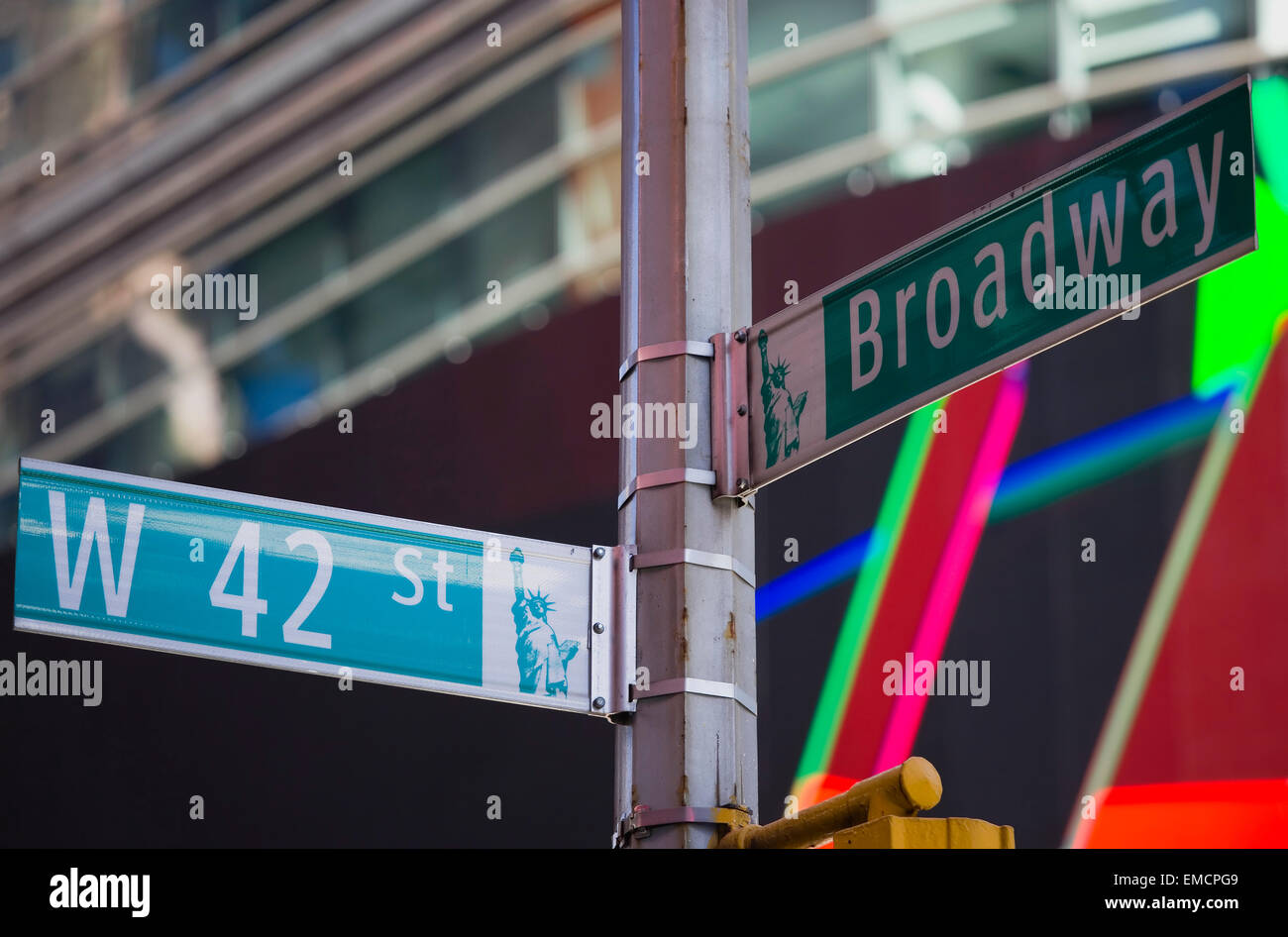USA, New York, Manhattan, Road signs at the junction of Broadway and ...