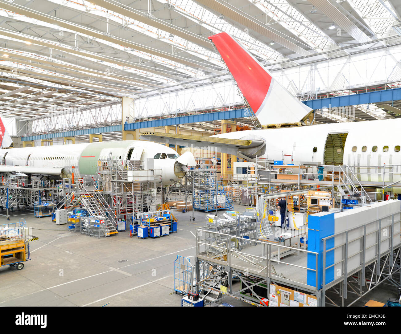 Airplane construction in a hangar Stock Photo - Alamy