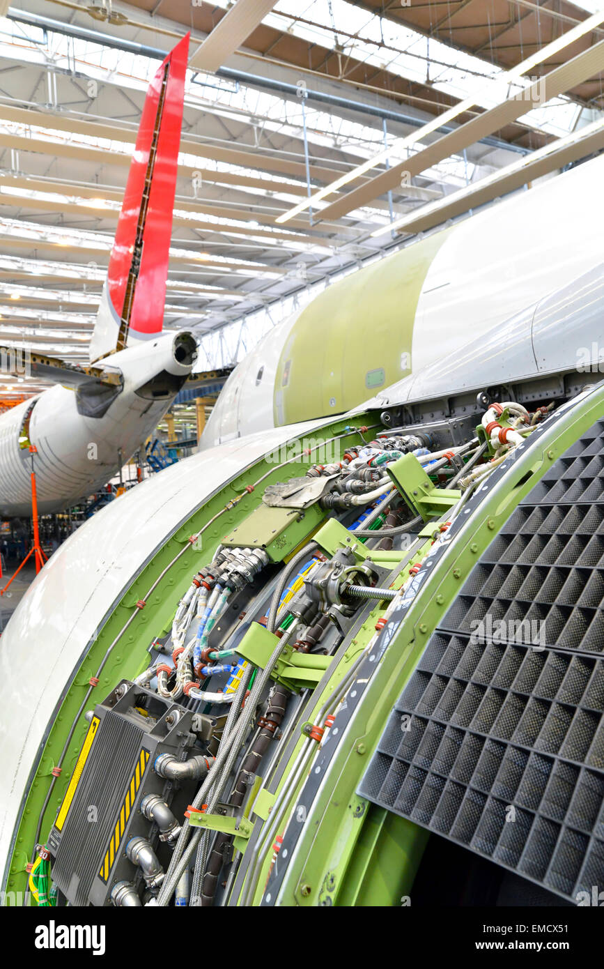 Airplane construction in a hangar Stock Photo - Alamy