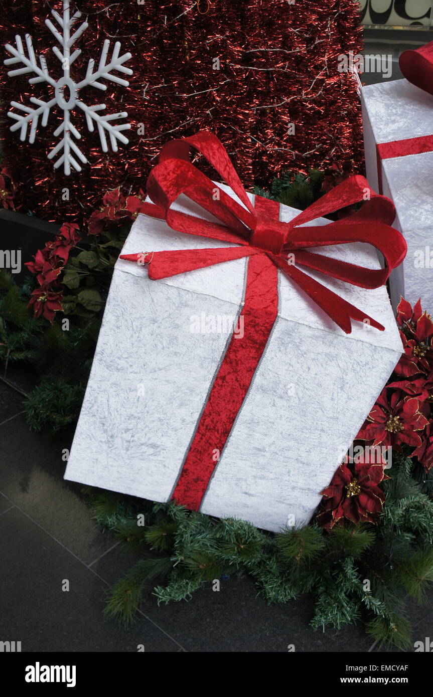 Christmas present hi-res stock photography and images - Alamy
