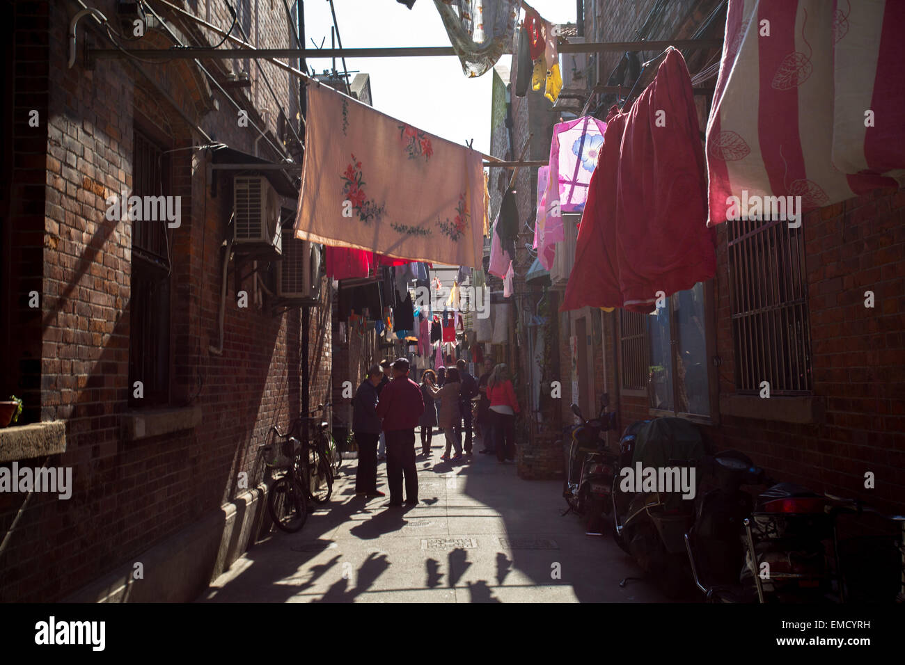 Shikumen hi-res stock photography and images - Alamy