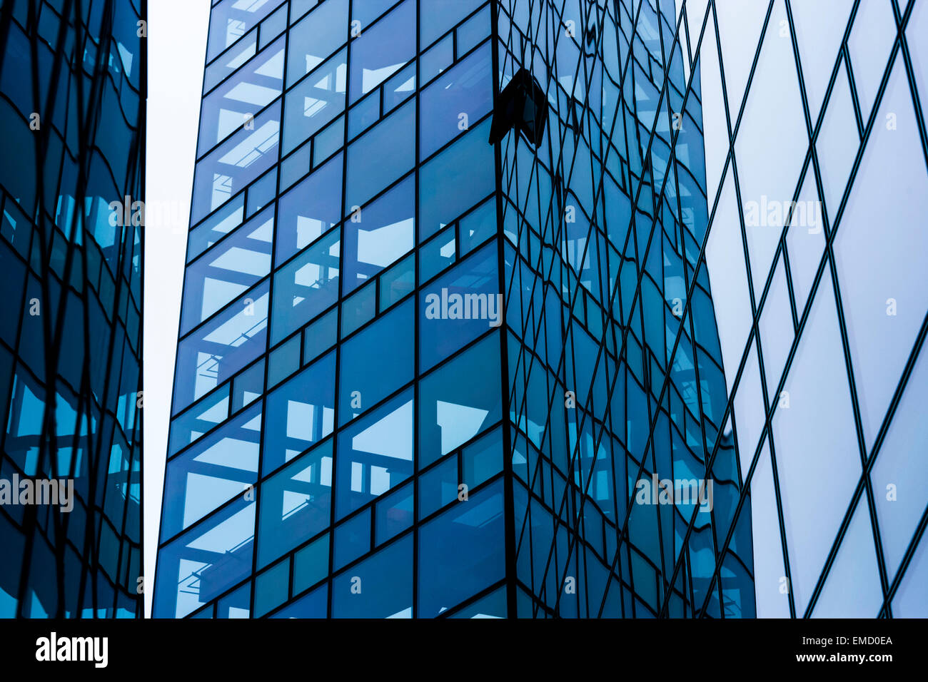 Modern office block building hi-res stock photography and images - Alamy