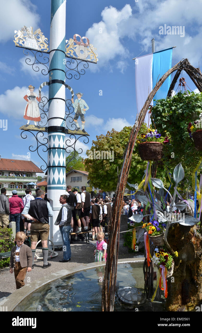 May day celebration pole hi-res stock photography and images - Alamy