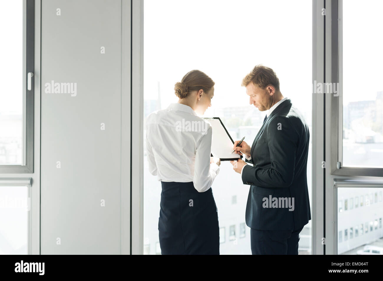 Signing contract meeting hi-res stock photography and images - Alamy