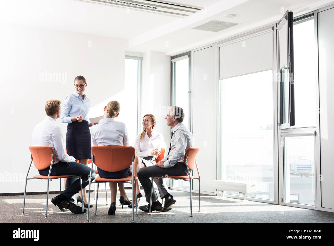 Meeing hi-res stock photography and images - Alamy