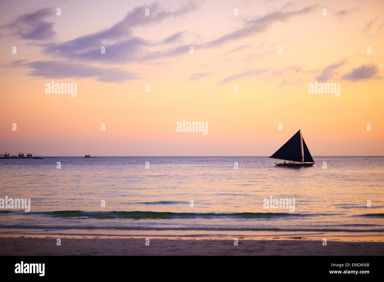 Beautiful sunset over ocean hi-res stock photography and images - Alamy