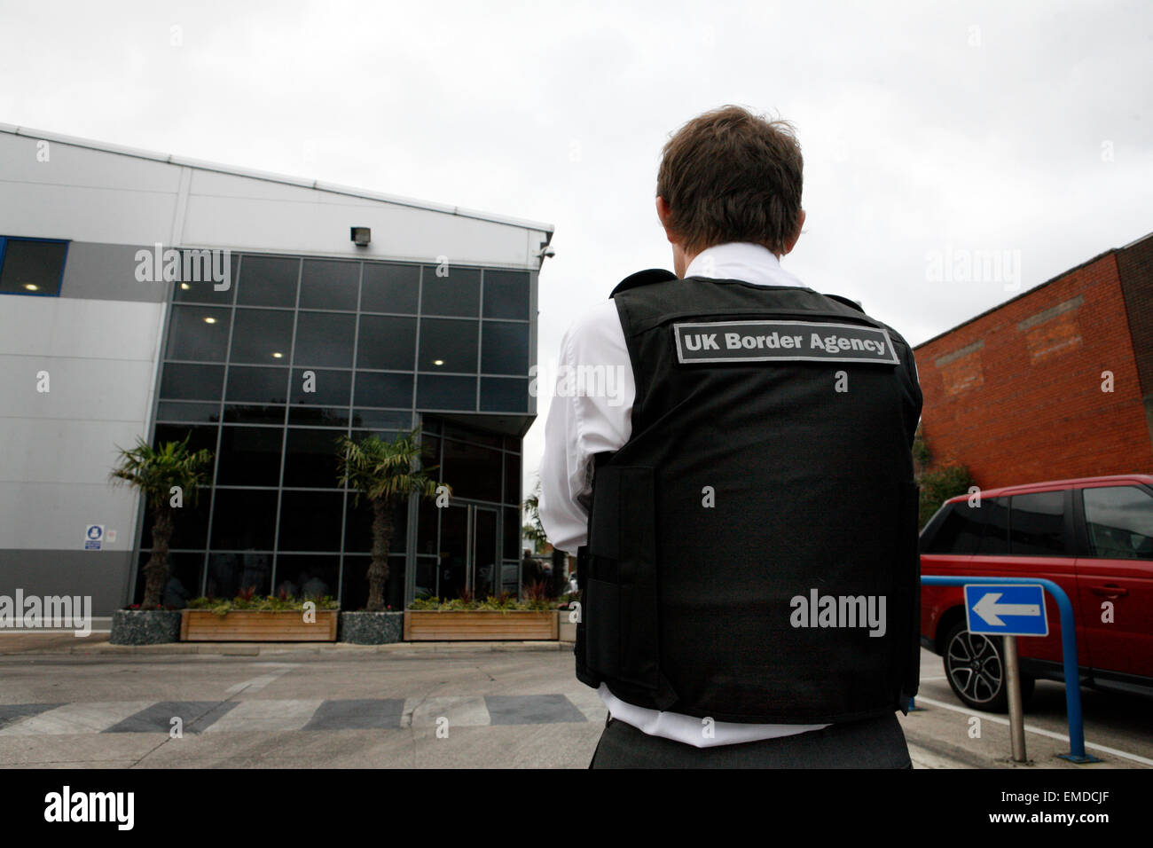 Illegal immigrants border uk hi-res stock photography and images - Alamy