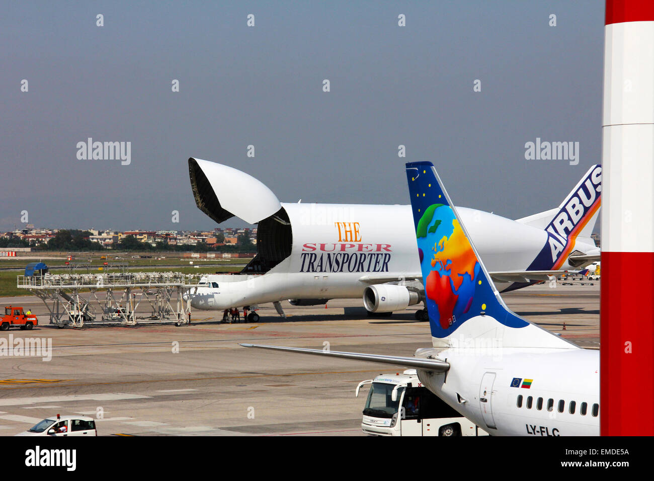 Airbus plane loading Stock Photo - Alamy